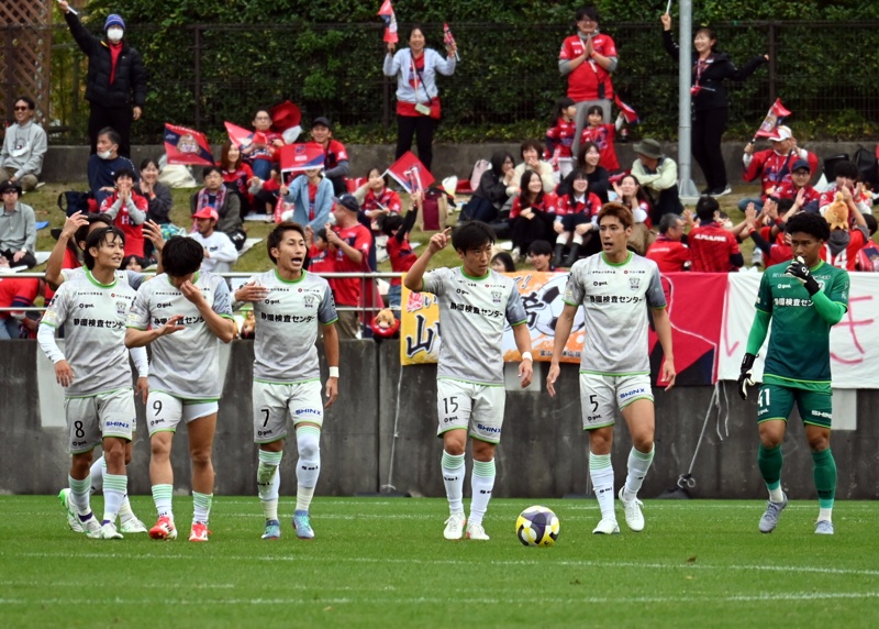 【フォト】藤枝MYFC、いわきFCに1-3で敗れる ＜J2リーグ第35節＞ - Yahoo! JAPAN